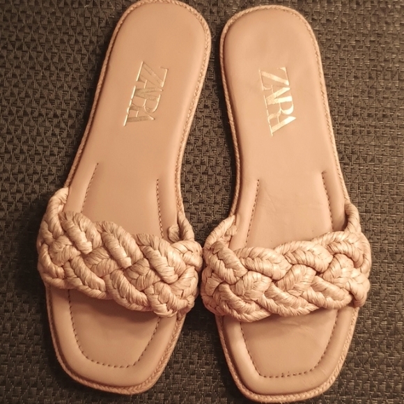 Zara | Shoes | Zara Raffia Woven Straw Slides Eu Sz 39 | Poshmark